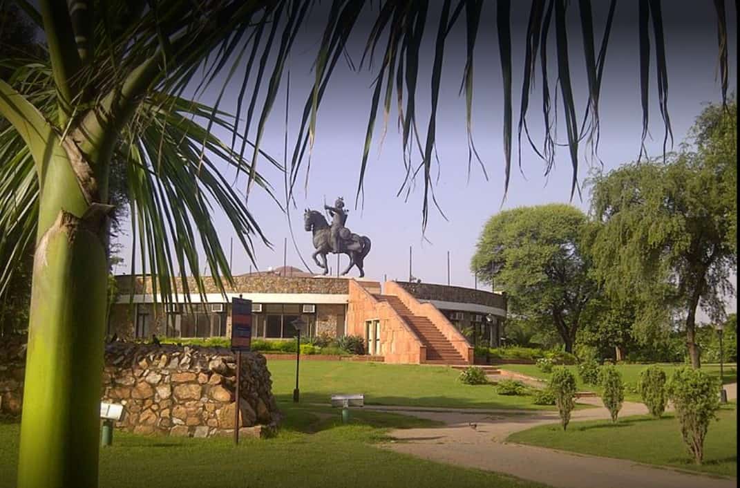 The Perfect Guide to Mehrauli - Monuments, Markets & more.