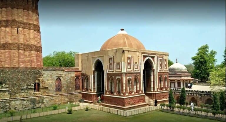 Quwwat-Ul-Islam Masjid | Founder, History, Location & more.