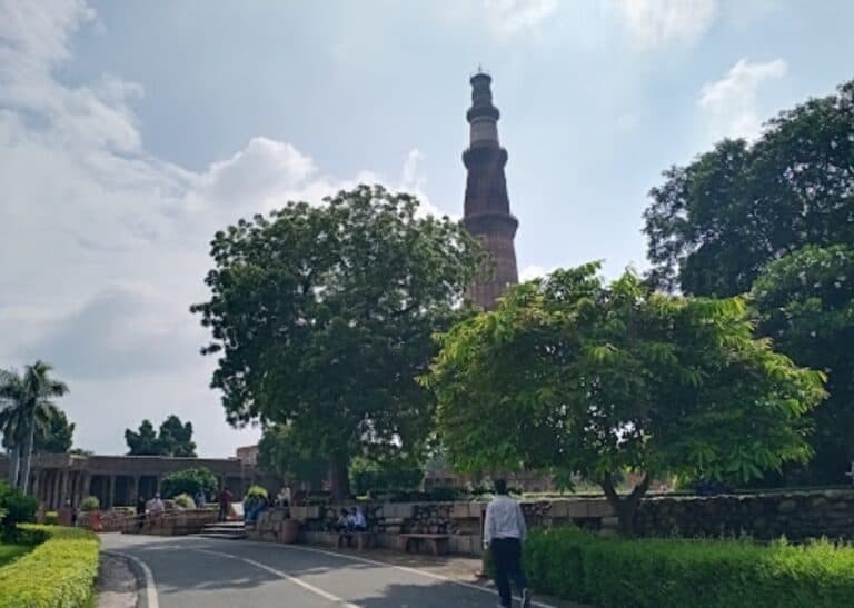 The Perfect Guide to Mehrauli - Monuments, Markets & more.