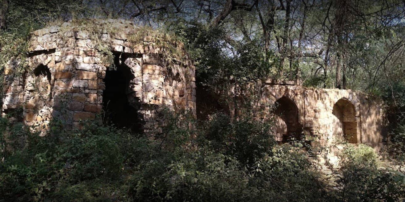 The Perfect Guide to Mehrauli - Monuments, Markets & more.