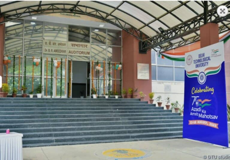 Rohini | Hospitals, Schools, Malls, & other facilities.